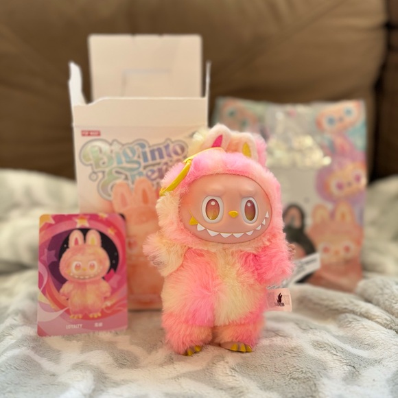 POP MART | Toys | Pop Mart Labubu Big Into Energy Loyalty | Poshmark